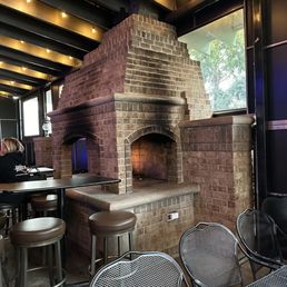 CRAZY POUR - Updated August 2024 - 233 Photos & 307 Reviews - 105 E ...