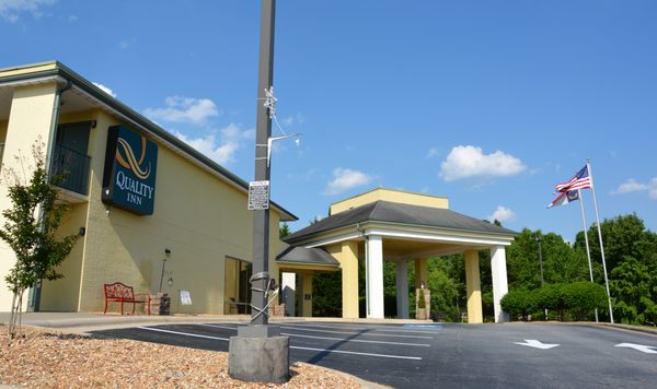 QUALITY INN JONESVILLE I-77 - Updated December 2025 - 50 Photos & 40 ...