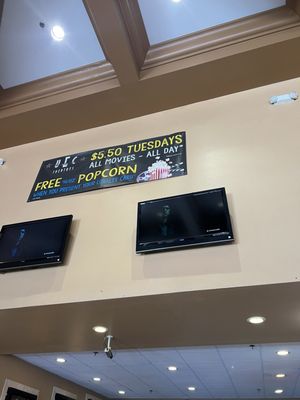 LAKE ELSINORE DIAMOND 8 CINEMAS - Updated March 2026 - 37 Photos & 105 ...