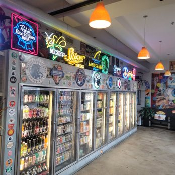 CURIOUS DOG - Updated June 2025 - 184 Photos & 158 Reviews - 200 W ...