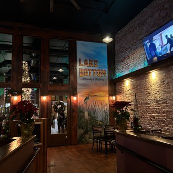 LAKE BOTTOM BREWERY AND DISTILLERY - VISALIA - Updated August 2024 ...