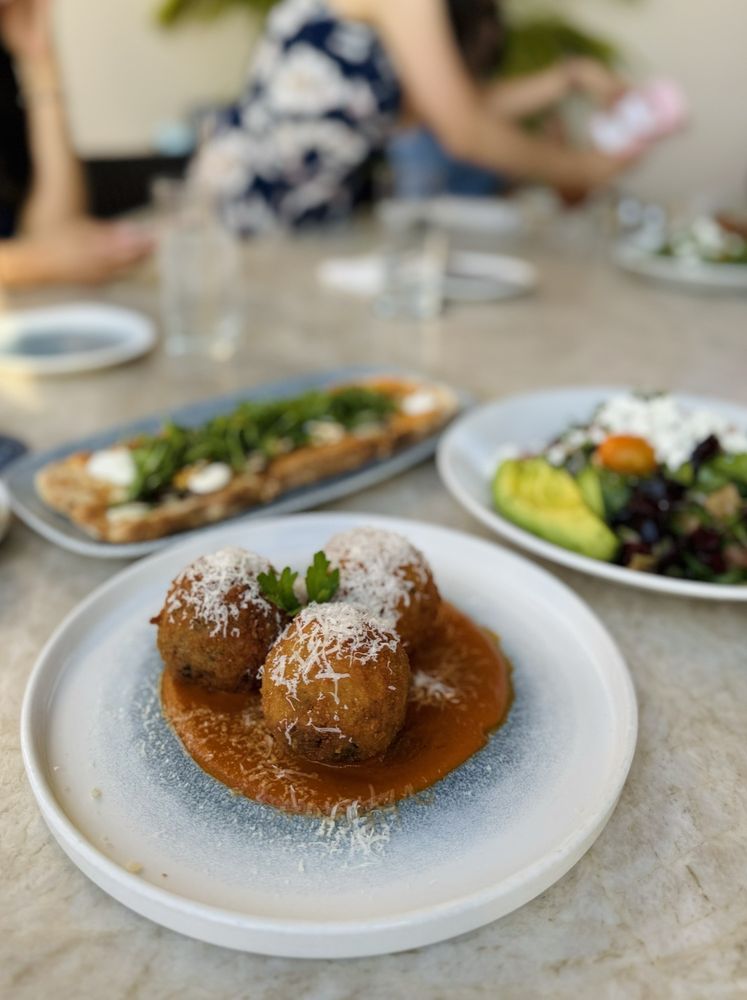 COLISEUM POOL AND GRILL - Updated December 2025 - 1476 Photos & 608 ...