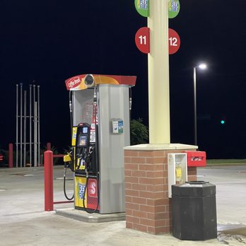 SPEEDWAY - Updated July 2025 - 16 Photos & 13 Reviews - 3120 Sugarloaf ...