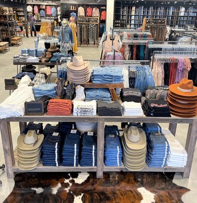 BOOT BARN - Updated March 2025 - 49 Photos - 10412 Centrum Pkwy ...