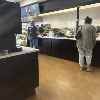 BAGEL CHALET - MERRICK - Updated August 2024 - 30 Photos & 55 Reviews ...