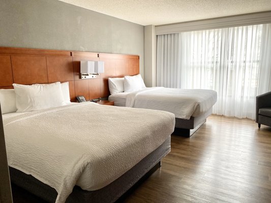 COURTYARD BY MARRIOTT ATLANTA DECATUR DOWNTOWN/EMORY - 99 Photos & 60 ...