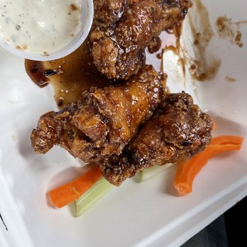 BINGA’S WINGAS - Updated June 2024 - 104 Photos & 87 Reviews - 907 US ...