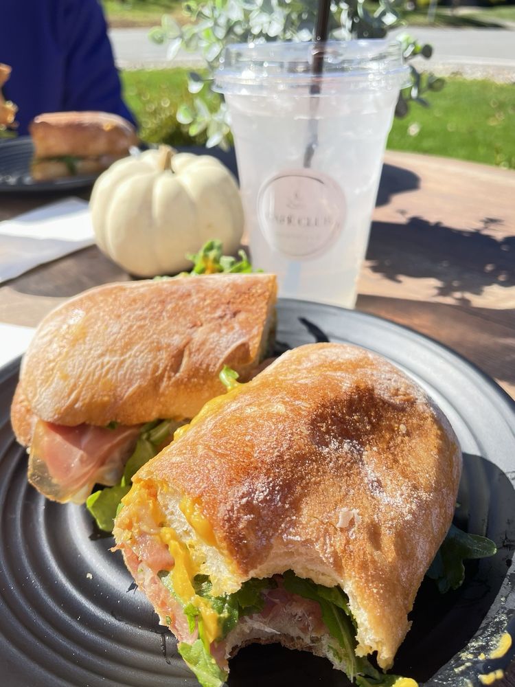 CAFE CLUB MONTVILLE - Updated March 2025 - 33 Photos & 19 Reviews - 67 ...