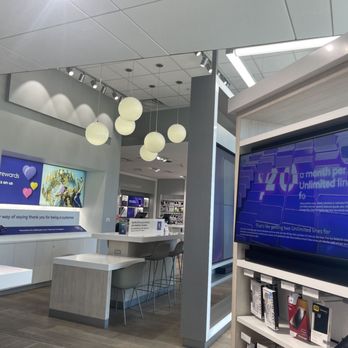 COMCAST SERVICE CENTER - Updated October 2025 - 19 Photos & 93 Reviews ...