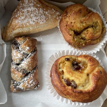 GOODMAN BAKES - Updated April 2025 - 38 Photos & 26 Reviews - 248 E Ave ...