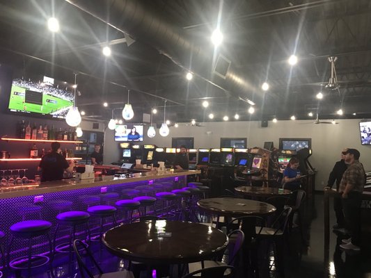 REMI’S ARCADE & BISTRO - 622 SE Frank Phillips Blvd, Bartlesville ...