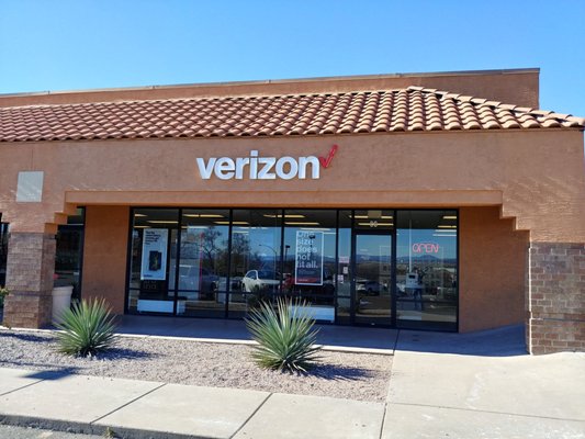 RUSSELL CELLULAR - Updated July 2025 - 17 Reviews - 1100 S State Route ...