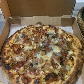 CLEMENTE’S TROLLEY PIZZERIA - Updated May 2025 - 343 Photos & 407 ...