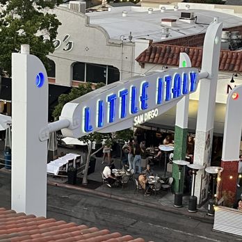 FILIPPI’S PIZZA GROTTO LITTLE ITALY - Updated November 2024 - 3442 Photos & 3835 Reviews - 1747 ...