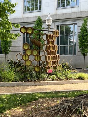 SMITHSONIAN POLLINATOR GARDEN - Updated May 2025 - 24 Photos - 10 ...