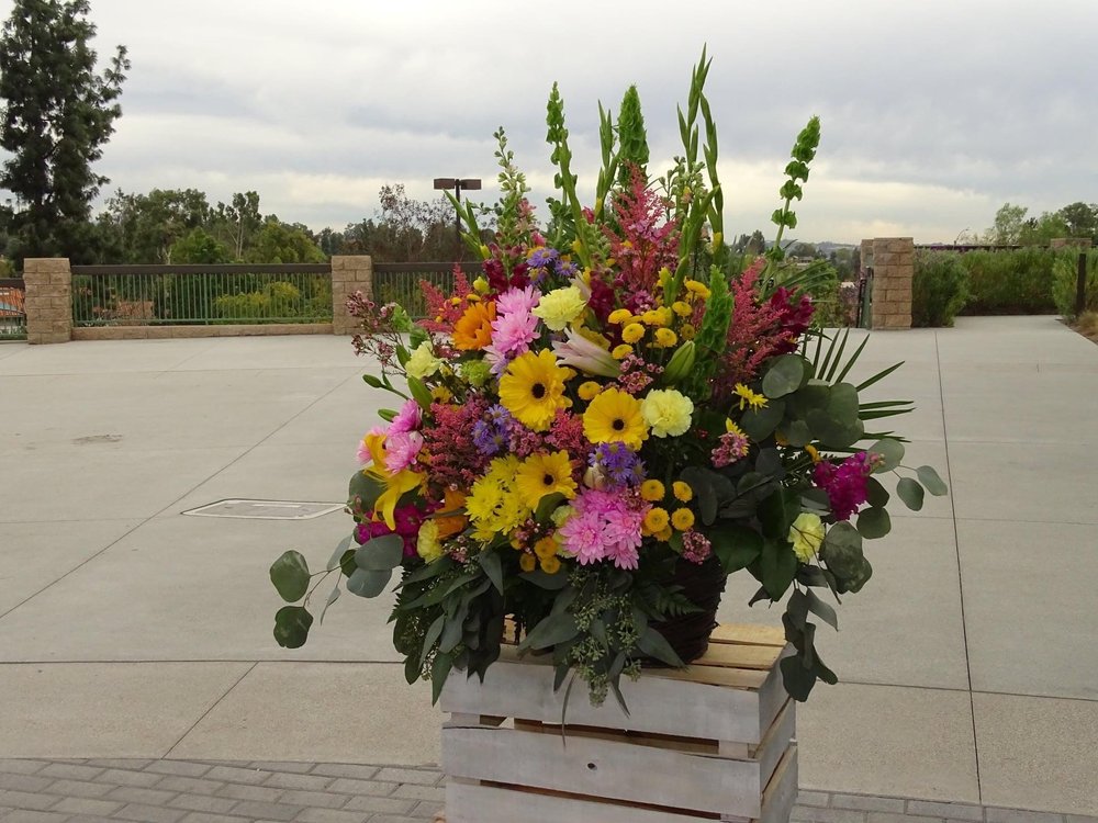 VALLEY FLORIST - Updated October 2025 - 64 Photos & 58 Reviews - 14515 ...