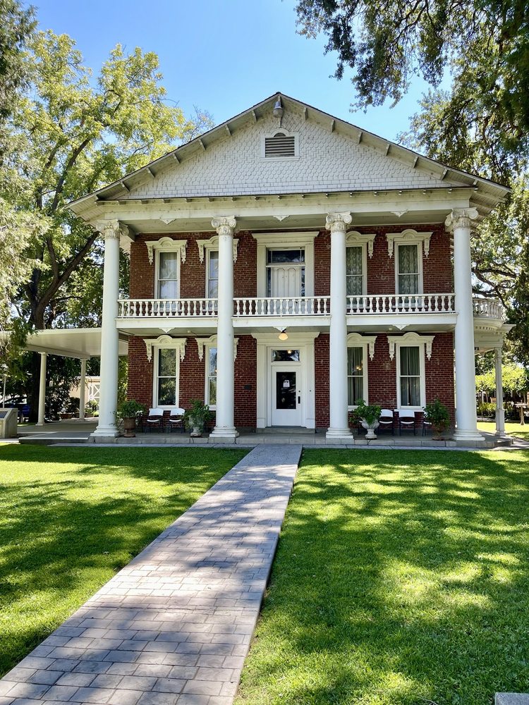 GIBSON HOUSE - Updated August 2025 - 26 Photos - 512 Gibson Rd ...