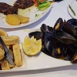 PHILINOS - Updated June 2025 - 14 Photos - 1670 Boulevard Saint-Martin ...