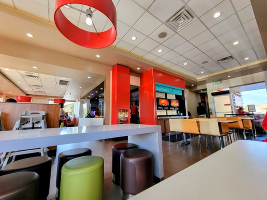 JOLLIBEE - 586 Photos & 457 Reviews - 6021 Mack Rd, Sacramento ...