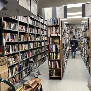 BRATTLE BOOK SHOP - 204 Photos & 158 Reviews - 9 West St, Boston ...