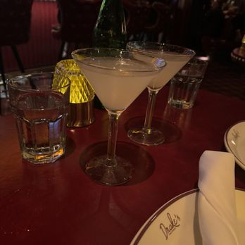 DRAKE’S HOLLYWOOD - Updated November 2024 - 128 Photos & 33 Reviews ...