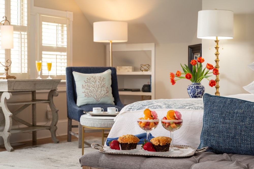 WHITE DOE INN - Updated January 2025 - 231 Photos & 55 Reviews - 319 ...