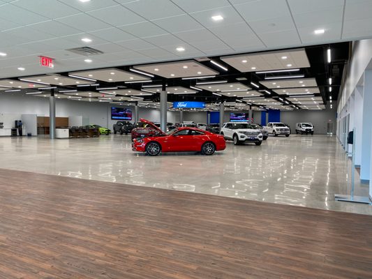 COURTESY FORD - Updated December 2025 - 30 Photos - 2005 Krenzien Dr ...