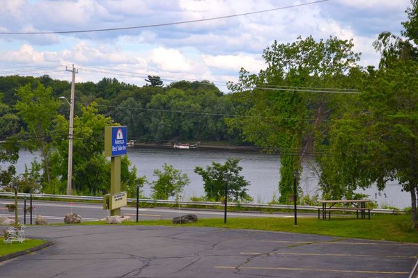 MOUNT HOLYOKE INN - Updated September 2025 - 33 Photos & 18 Reviews ...