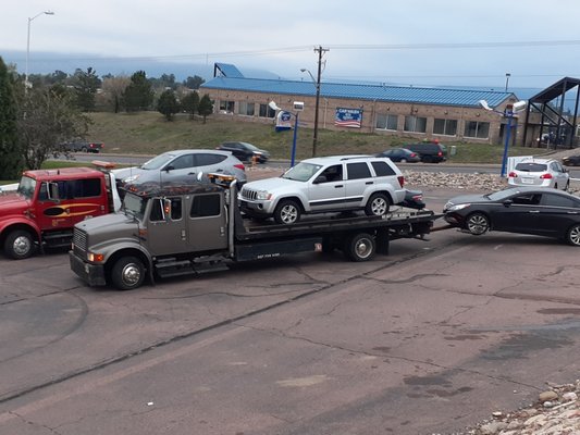 BUMBLEBEE TOWING - Updated December 2025 - 11 Photos - Colorado Springs ...