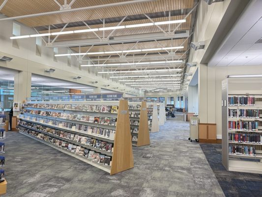 ELMHURST PUBLIC LIBRARY - Updated December 2025 - 82 Photos & 92 ...