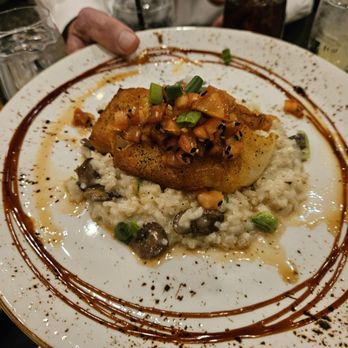 FISH MARKET BAR AND GRILL - Updated August 2025 - 320 Photos & 310 ...