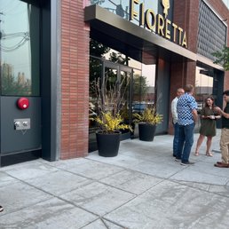 FIORETTA - Updated December 2025 - 537 Photos & 216 Reviews - 318 N ...