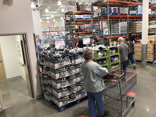 COSTCO - Updated October 2024 - 26 Photos & 97 Reviews - 7900 W Quincy ...