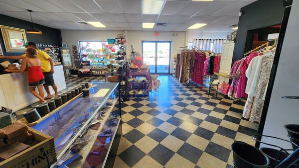 THE FARMHOUSE MARKET - Updated January 2026 - 72 Photos - 3910 S ...