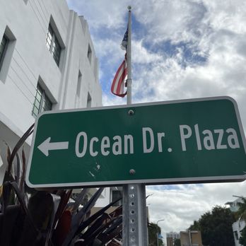 CALL ME CUBAN - 222 Photos & 114 Reviews - 1300 Ocean Dr, Miami Beach ...