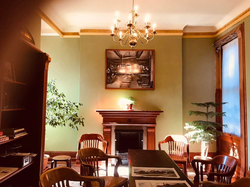 PULLMAN CLUB COFFEE SHOP - Updated December 2025 - 35 Photos & 11 ...