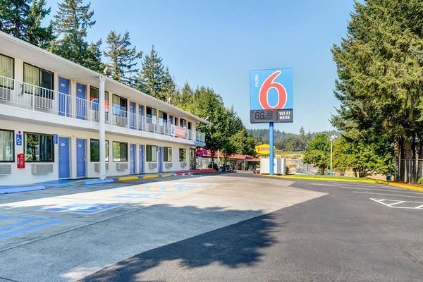 MOTEL 6 - Updated December 2025 - 53 Photos & 68 Reviews - 3690 ...