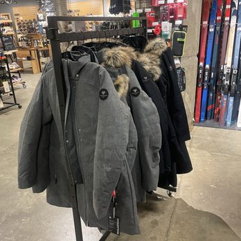 REI - Updated December 2025 - 28 Photos & 150 Reviews - 401 Park Dr ...