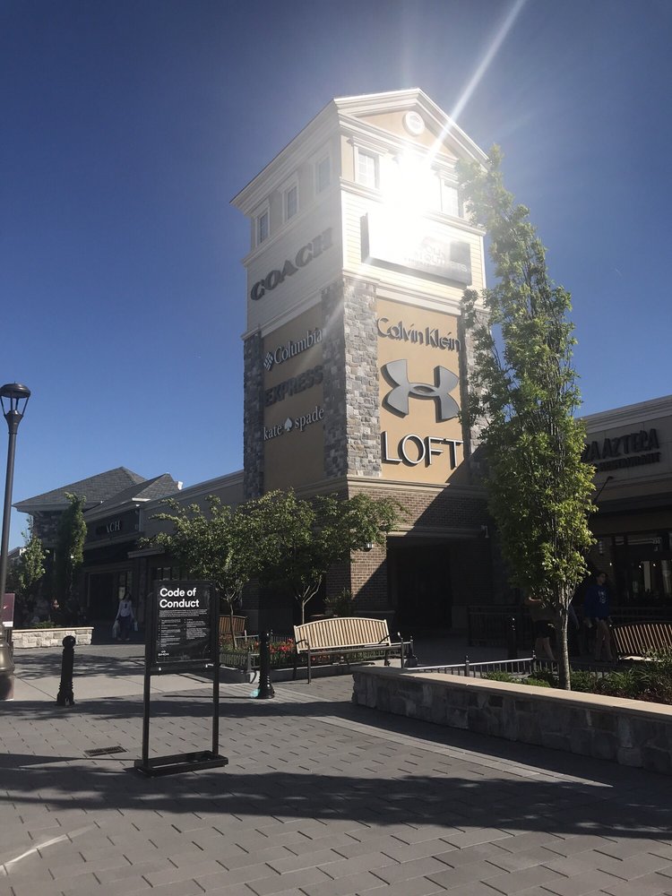 LOFT OUTLET - Updated November 2024 - 1600 Premium Outlets Blvd ...