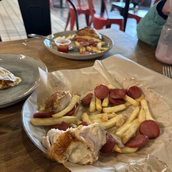 PIKKITO - Updated July 2024 - 107 Photos & 62 Reviews - 3301 Parmenter ...