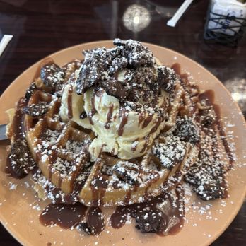 WHITE RABBIT DESSERT EXPERIENCE Winter Garden, FL - Updated November ...