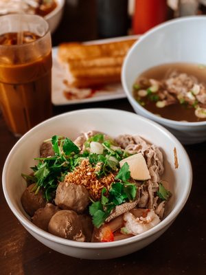 PHNOM PENH NOODLE SHACK - 2279 Photos & 1183 Reviews - Cambodian - 1644 ...