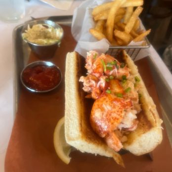 JACKSON HALL AMERICAN BAR & GRILLE - 285 Photos & 299 Reviews - 335 E ...