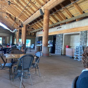 SAFARI CAFE AT FRESNO CHAFFEE ZOO - Updated December 2025 - 43 Photos ...