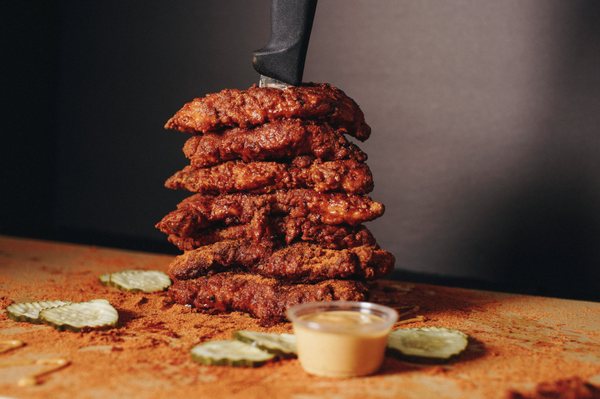 MAIN CHICK HOT CHICKEN - 364 Photos & 364 Reviews - 21512 Victory Blvd ...