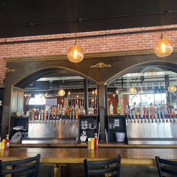 PATTIES & PINTS - Updated October 2025 - 124 Photos & 119 Reviews - 546 ...