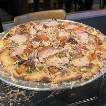 THE LAST ROUND TAVERN - Updated May 2024 - 216 Photos & 145 Reviews ...