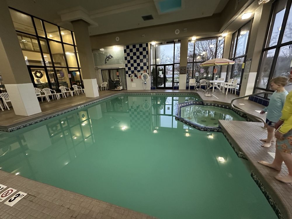 COMFORT INN & SUITES - Updated October 2025 - 22 Photos - 455 Theatre ...