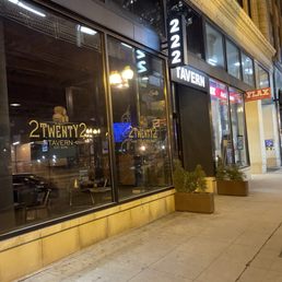 2TWENTY2 TAVERN - Updated July 2025 - 174 Photos & 186 Reviews - 222 S ...