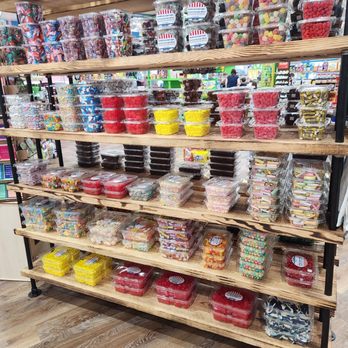GRANDPA JOE’S CANDY SHOP - Updated October 2025 - 13 Photos - 101 W ...